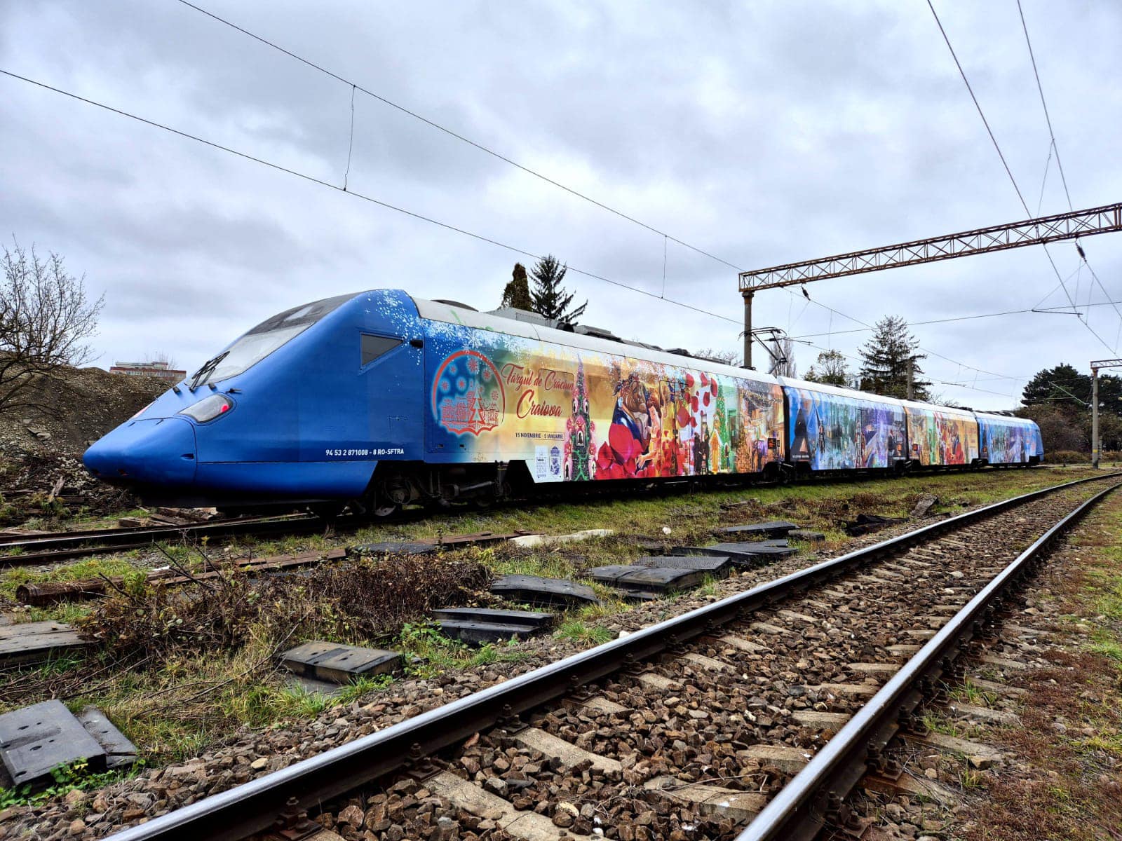 Craiova Christmas Market Flaunts Eastern Europe's Highest-flying Santa ...