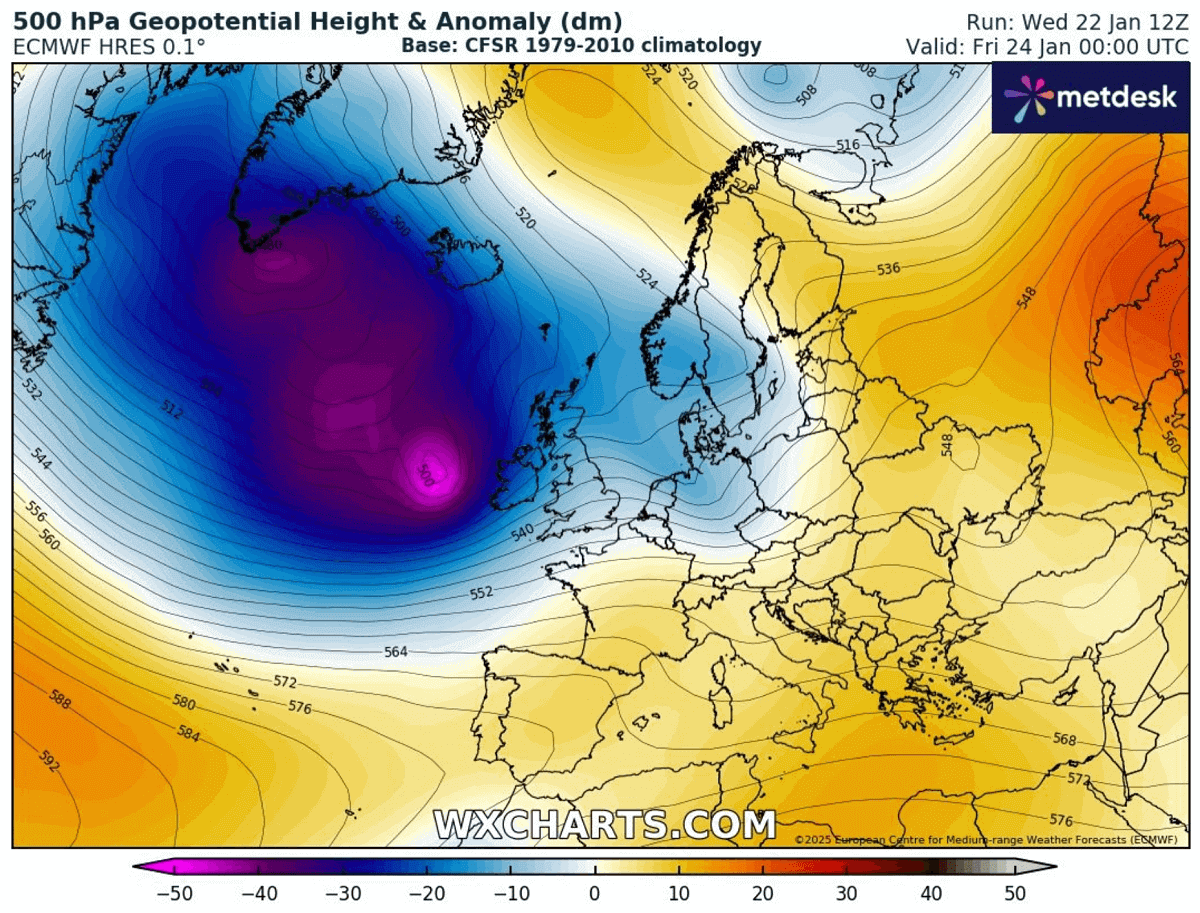 Bombogenesis Storm Éowyn Travel Warnings for UK and Ireland
